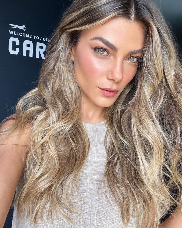 Loiro champagne: saiba tudo sobre essa tonalidade e aposte na tendência