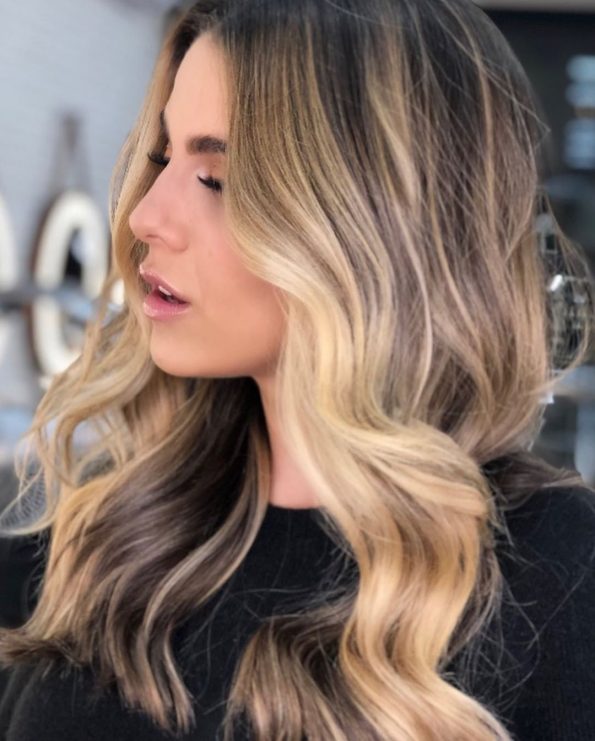 Loiro champagne: saiba tudo sobre essa tonalidade e aposte na tendência