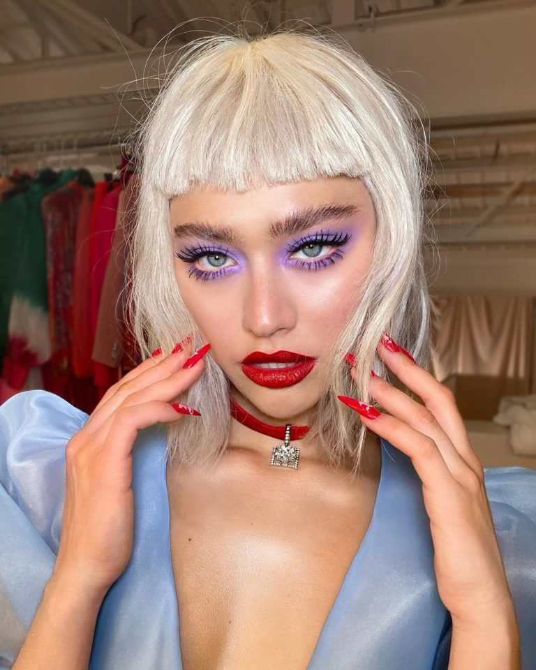 Maquiagem anos 80: passo a passo e 40 fotos para te inspirar