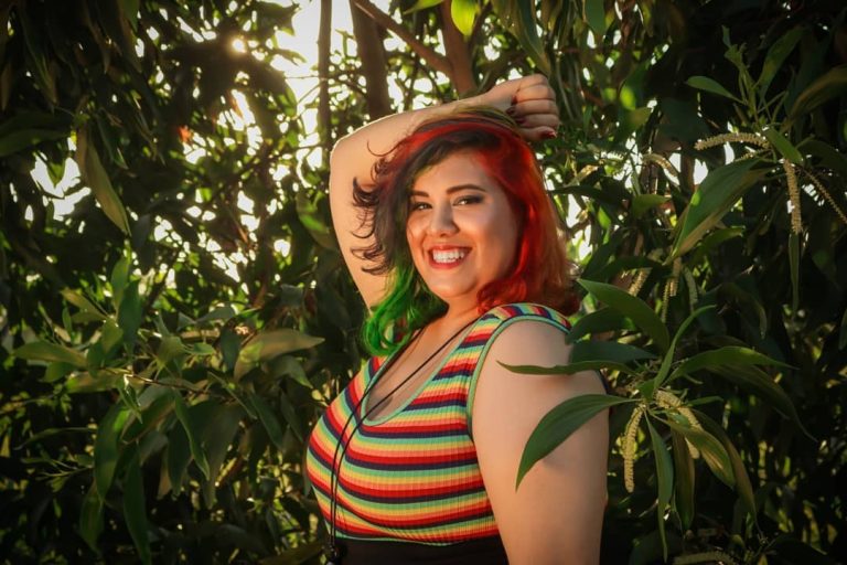 Verde neon: 30 ideias para incluir esse tom no look e usar sem medo