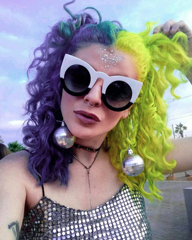 Verde neon: 30 ideias para incluir esse tom no look e usar sem medo