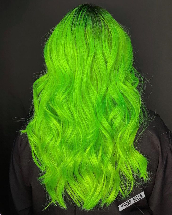 Verde neon: 30 ideias para incluir esse tom no look e usar sem medo