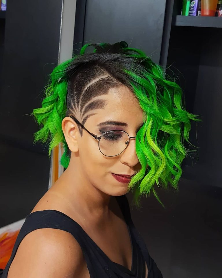 Verde neon: 30 ideias para incluir esse tom no look e usar sem medo