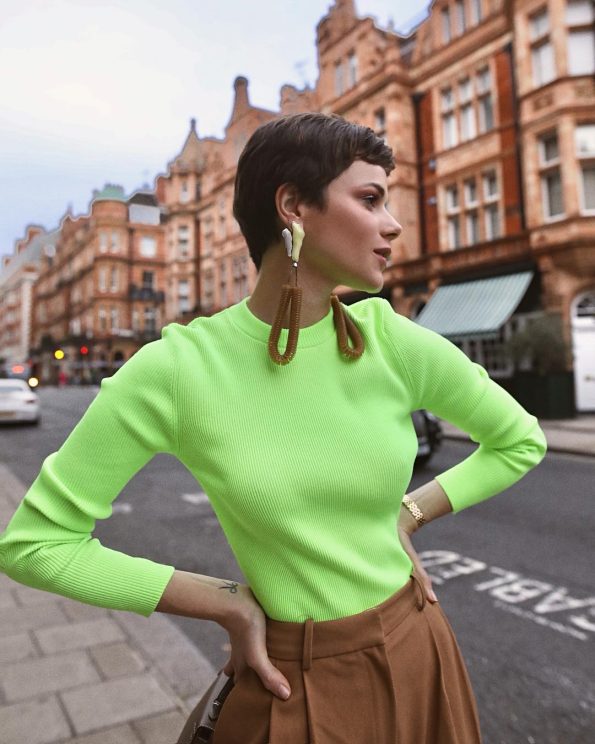 Verde neon: 30 ideias para incluir esse tom no look e usar sem medo
