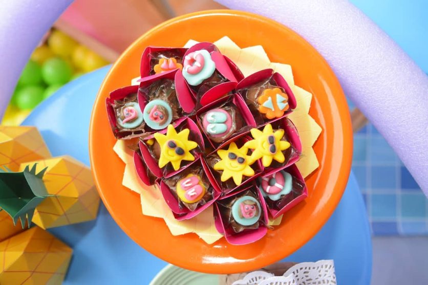 Pool party: como fazer uma festa colorida e divertida na piscina