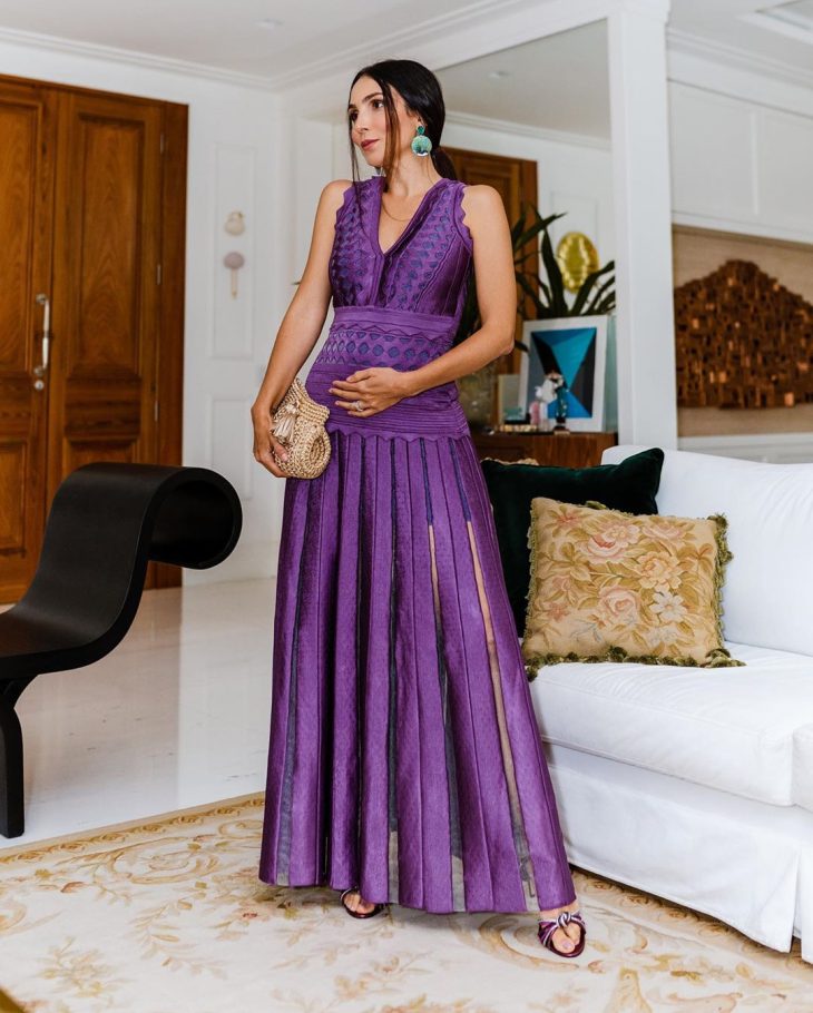 Vestido roxo: 30 ideias de look para abusar dessa peça vibrante