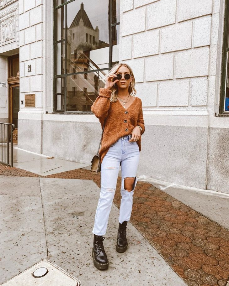 Calça rasgada: 30 looks + tutoriais dessa peça que é puro estilo