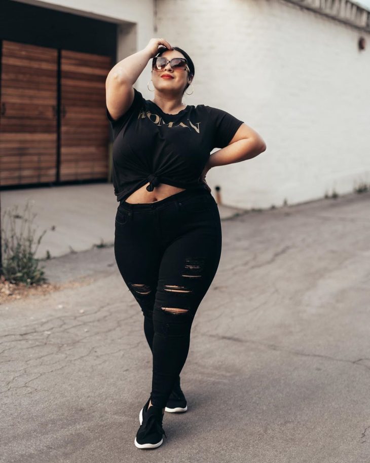 Calça rasgada: 30 looks + tutoriais dessa peça que é puro estilo