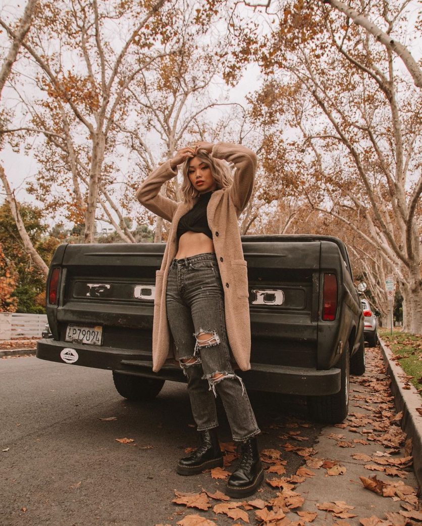 Calça rasgada: 30 looks + tutoriais dessa peça que é puro estilo