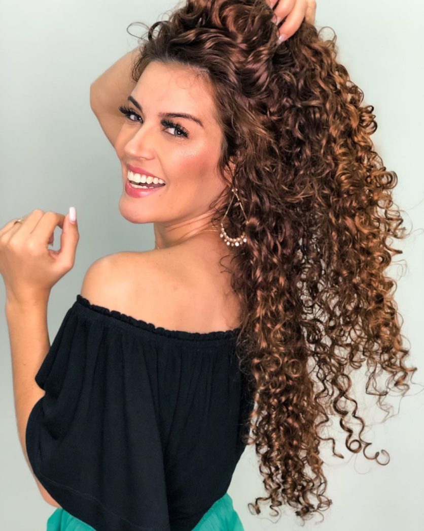 Cabelo cacheado longo: 44 inspirações + cuidados incríveis