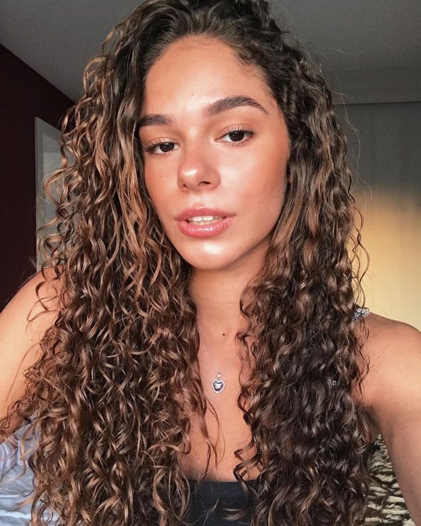 Cabelo cacheado longo: 44 inspirações + cuidados incríveis