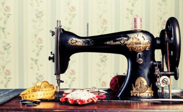 Como costurar: aprenda a reparar ou criar peças incríveis