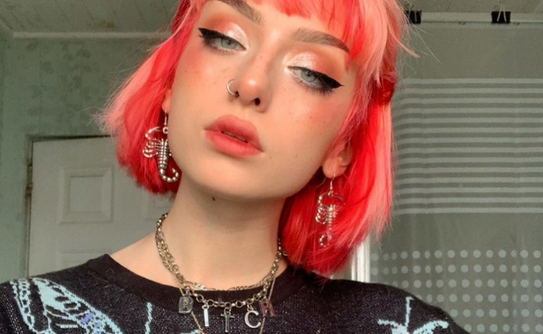 E-girl: Conheça o estilo e saiba como aderir a essa estética