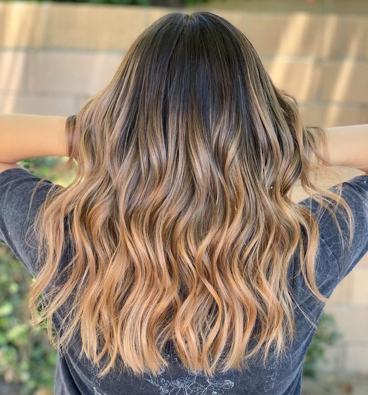 Cabelo caramelo: fotos e como alcançar a cor que é pura tendência