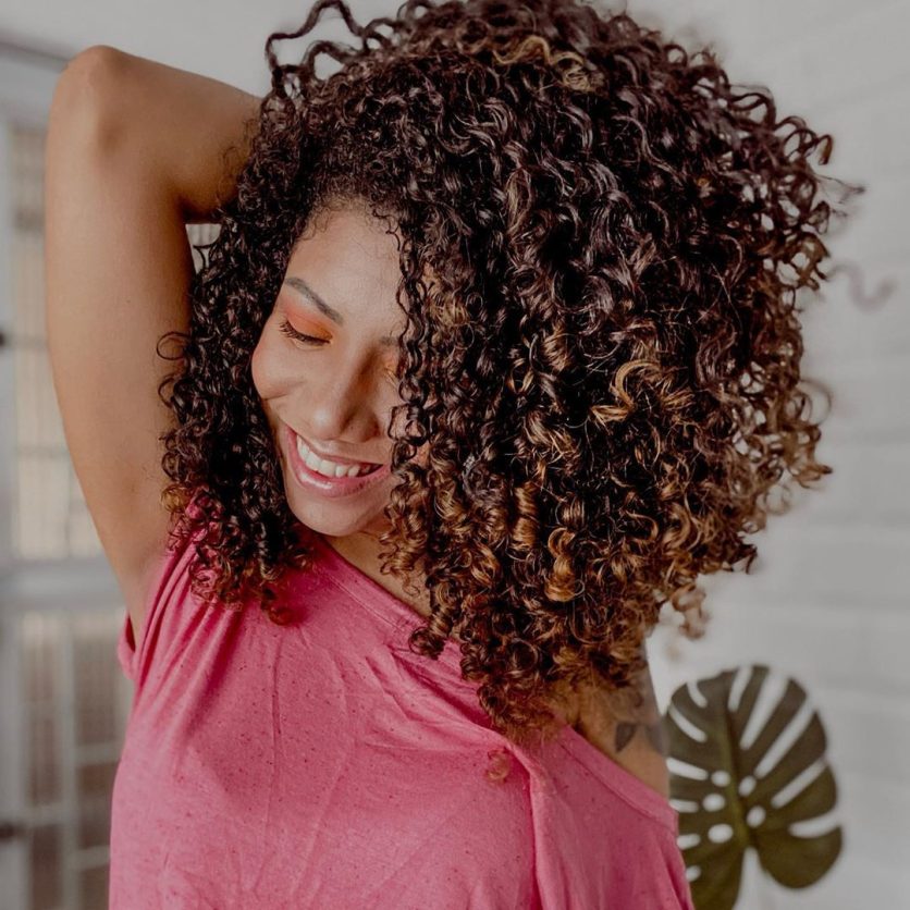 Cabelo caramelo: fotos e como alcançar a cor que é pura tendência