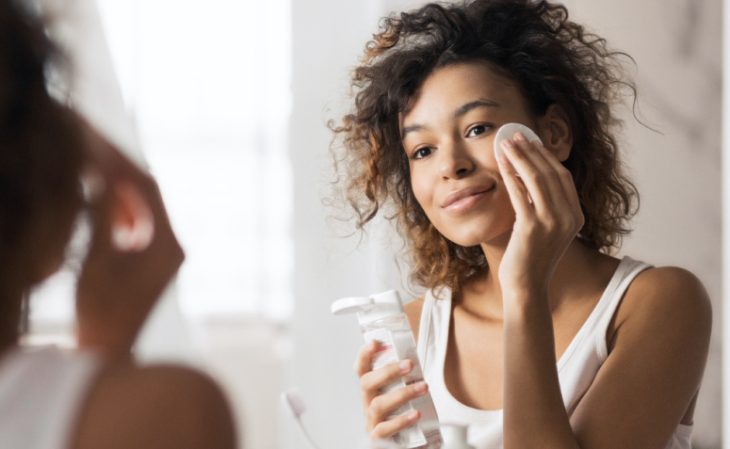 Pele descascando: principais causas e o que fazer para aliviar