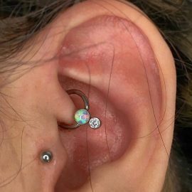 Piercing daith: 15 fotos inspiradoras + relatos e dicas de cuidados