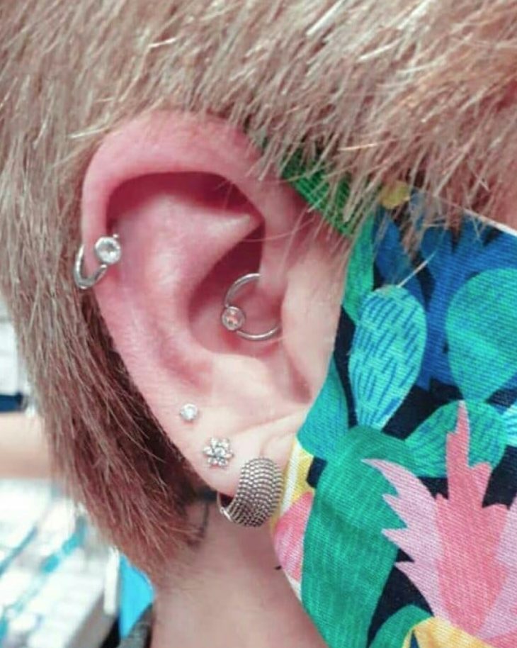 Piercing daith: 15 fotos inspiradoras + relatos e dicas de cuidados