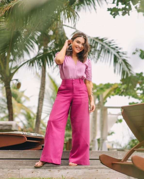 Calça rosa: 30 fotos + opções para chamar de sua