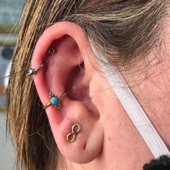 Piercing conch: 30 fotos, vídeos e dicas preciosas de uma body piercer