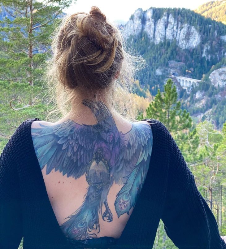 Tatuagem de corvo: 50 ideias para uma arte repleta de misticismo