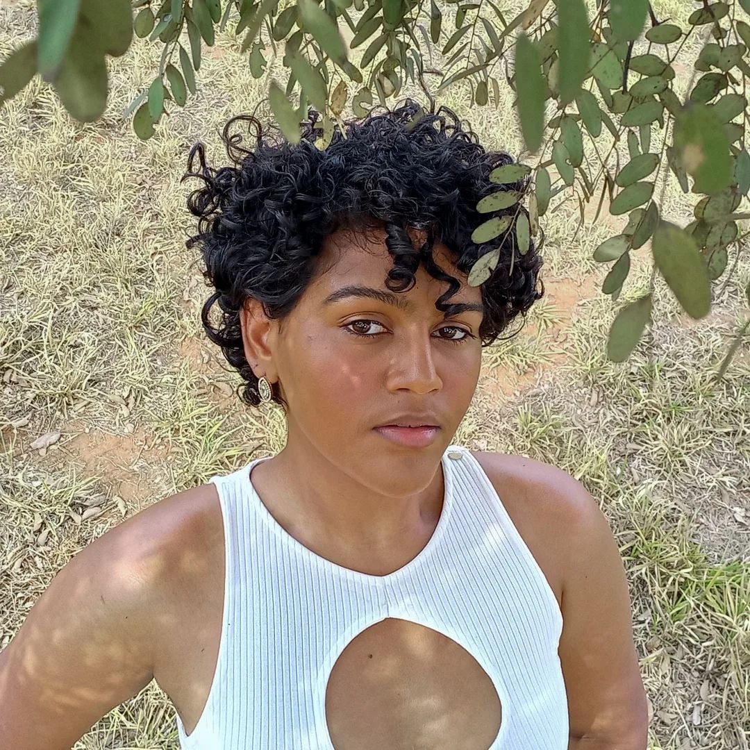 Pixie cut cacheado e crespo: 30 fotos para seguir a tendência