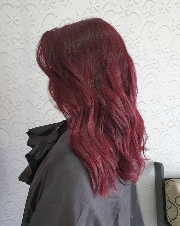 20 ideias de cabelo borgonha que são pura elegância