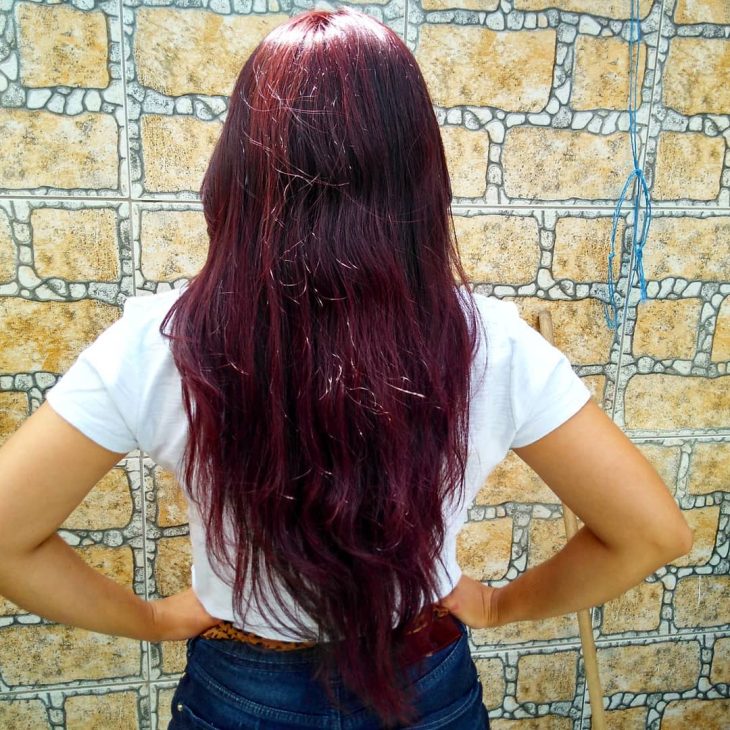 20 ideias de cabelo borgonha que são pura elegância