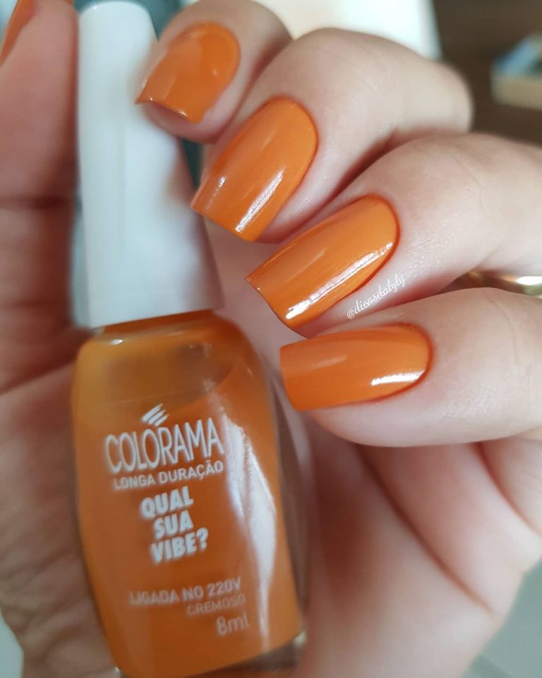 Unhas laranjas: 40 fotos para escolher o tom que mais combina com você
