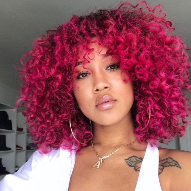 Cabelo cacheado rosa: como pintar e cuidar + 35 fotos arrasadoras
