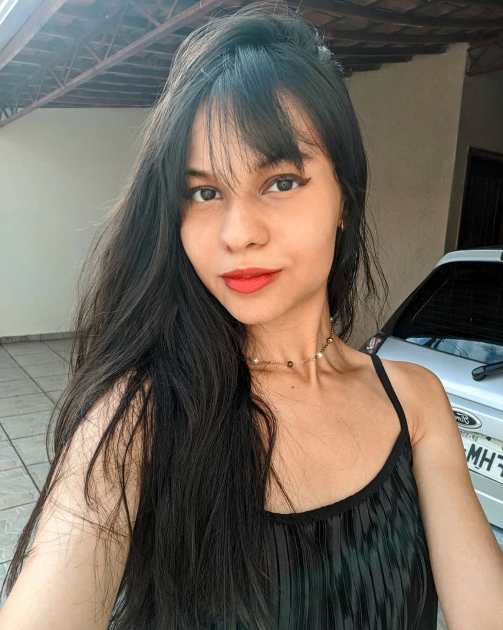 Franja longa: 25 fotos desse corte e tutoriais para renovar o visual