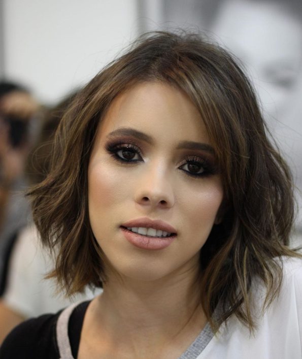 Franja longa: 25 fotos desse corte e tutoriais para renovar o visual