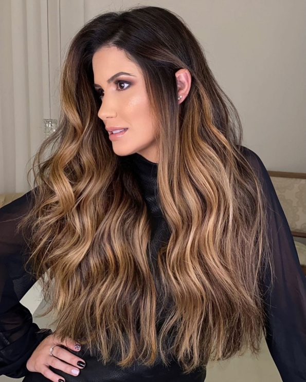 Mechas douradas: 30 fotos + tutoriais perfeitos para mudar o visual