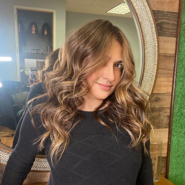 Mechas douradas: 30 fotos + tutoriais perfeitos para mudar o visual