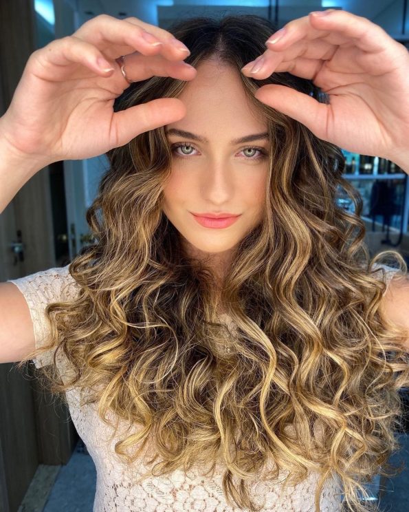 Mechas douradas: 30 fotos + tutoriais perfeitos para mudar o visual