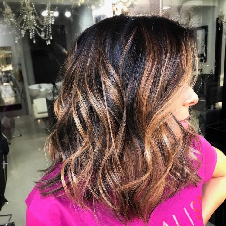 Mechas douradas: 30 fotos + tutoriais perfeitos para mudar o visual