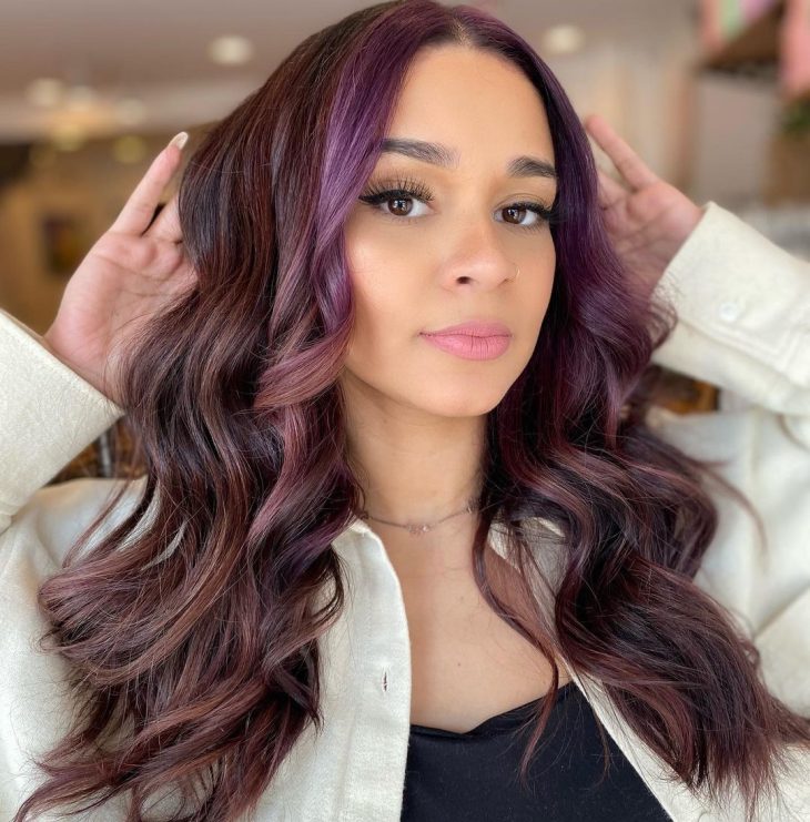 Mechas roxas: 30 fotos + 4 tutoriais para tirar o visual do óbvio