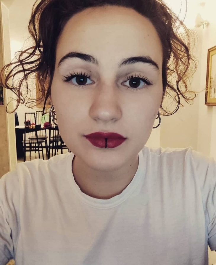 Piercing labret: 15 inspirações, vídeos e dicas da body piercer