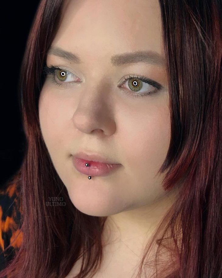 Piercing labret: 15 inspirações, vídeos e dicas da body piercer