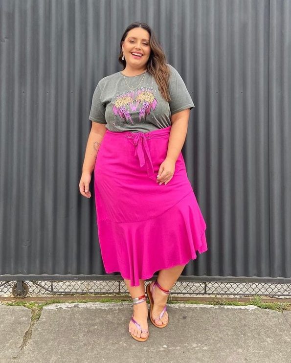 Saia rosa: 30 looks arrasadores + opções para chamar de sua
