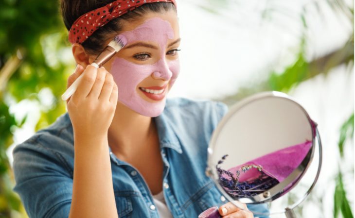 Argila roxa: 5 benefícios, como usar e onde comprar esse produto natural