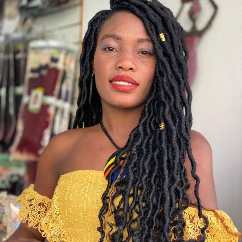 Faux locs: o que é, dicas de como fazer, como cuidar e 10 fotos incríveis