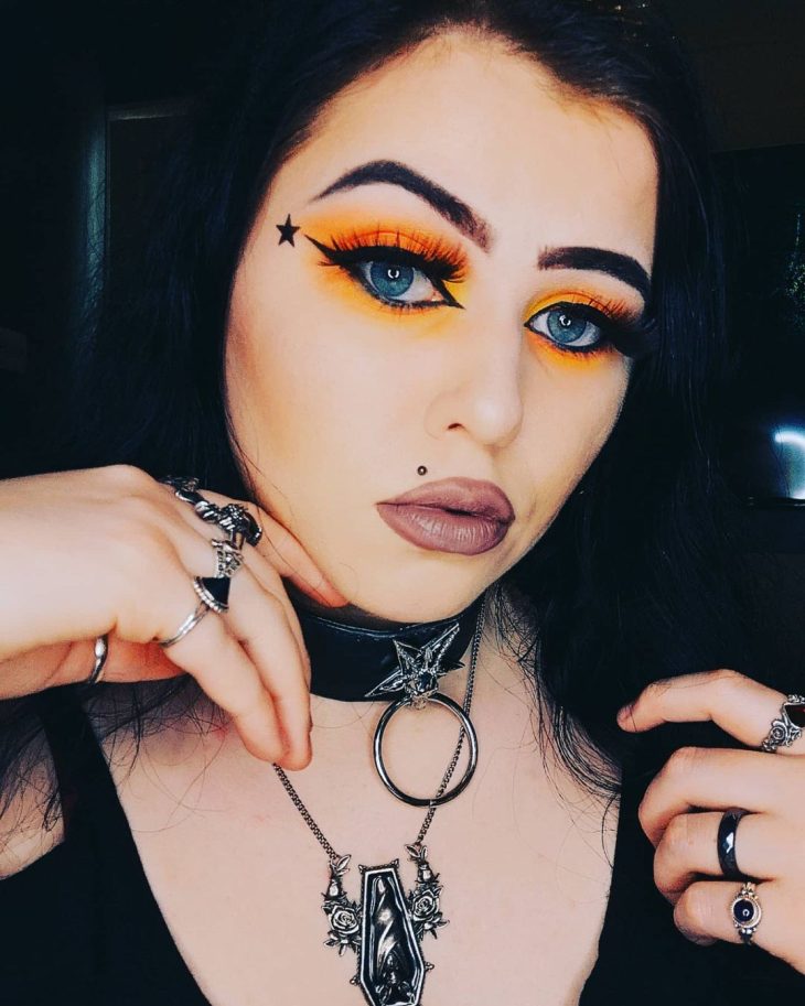 Piercing Monroe: como cuidar + 45 fotos lindas com a joia