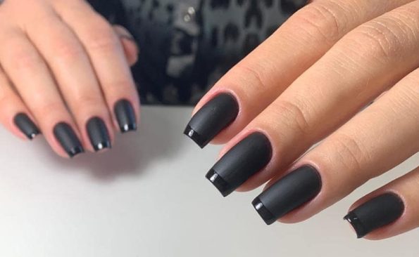 Esmalte preto fosco: 30 ideias de como apostar nessa tendência