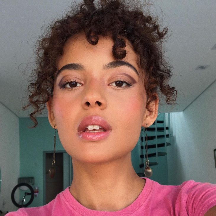 Pele oliva: o que é, como identificar, dicas de profissonal e makes