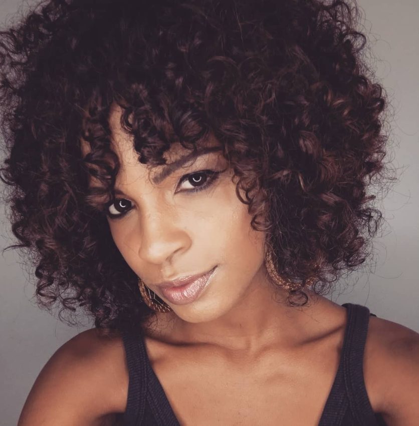 Franja cacheada: inspirações e tutoriais