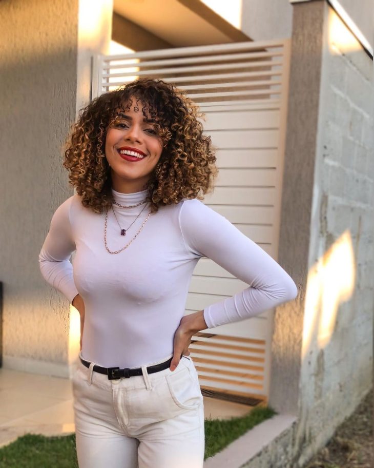 Franja cacheada: inspirações e tutoriais