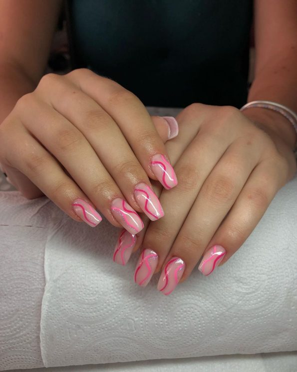 Esmalte rosa claro: 30 ideias de unha e dicas para comprar o seu
