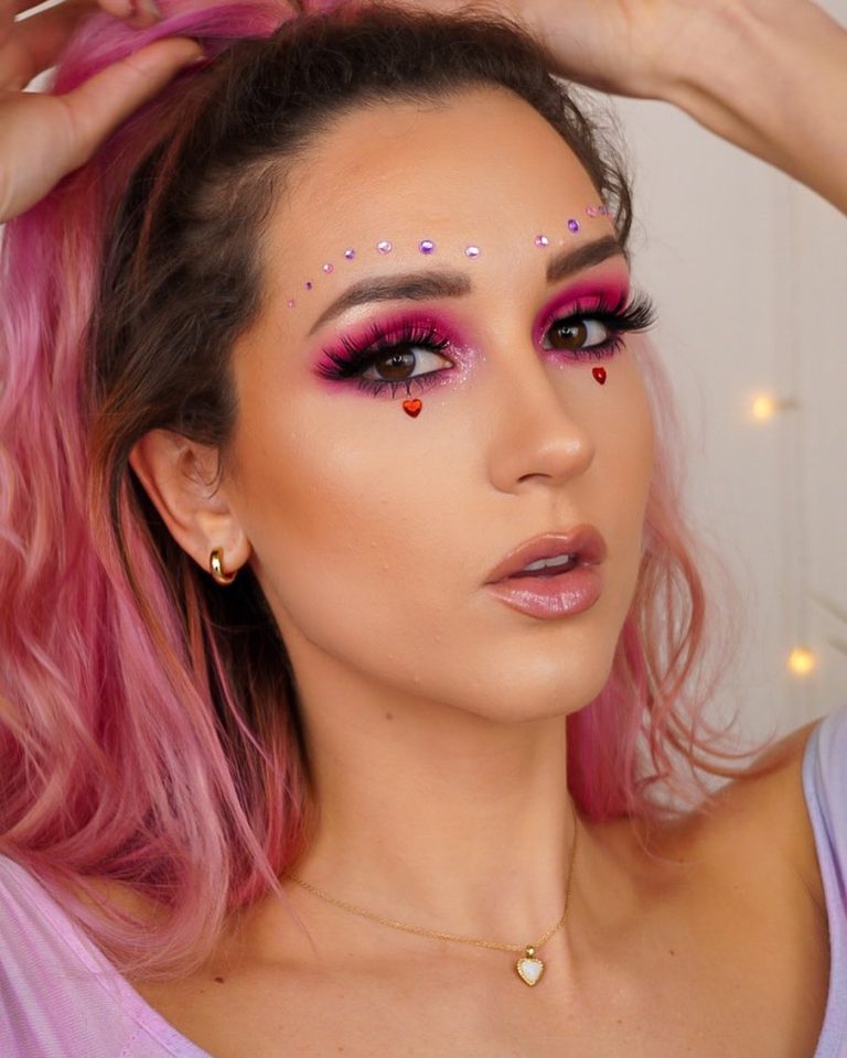 Maquiagem rosa com glitter: 30 ideias para você se inspirar e brilhar