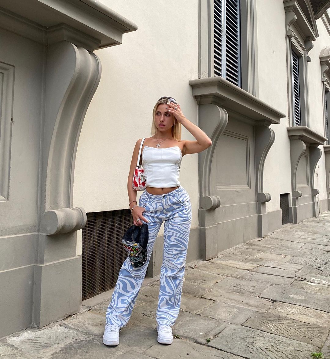 50 looks no streetwear feminino para um visual confortável e estiloso ...